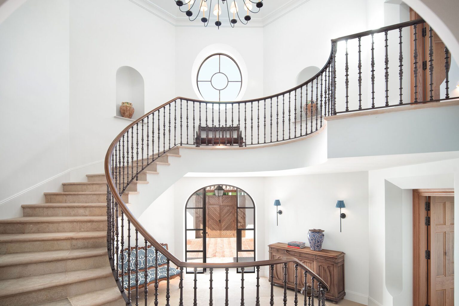 How to Organise a Large Group Holiday in Marbella